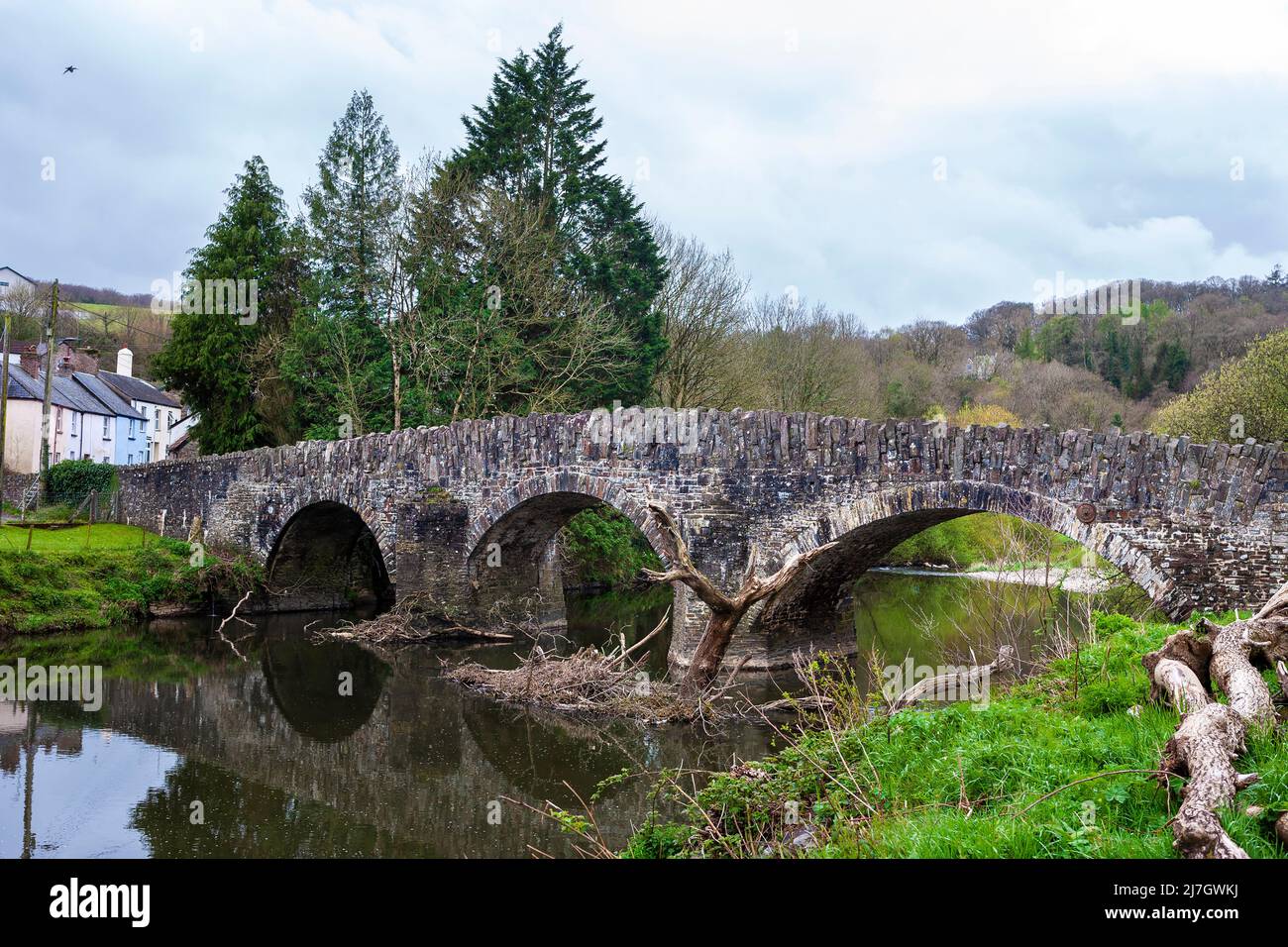 The 17th century Taddiport Bridge over the River Torridge at Great ...