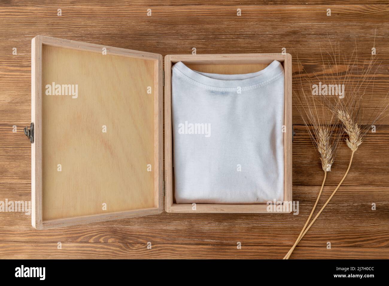 Mock up box hi-res stock photography and images - Alamy