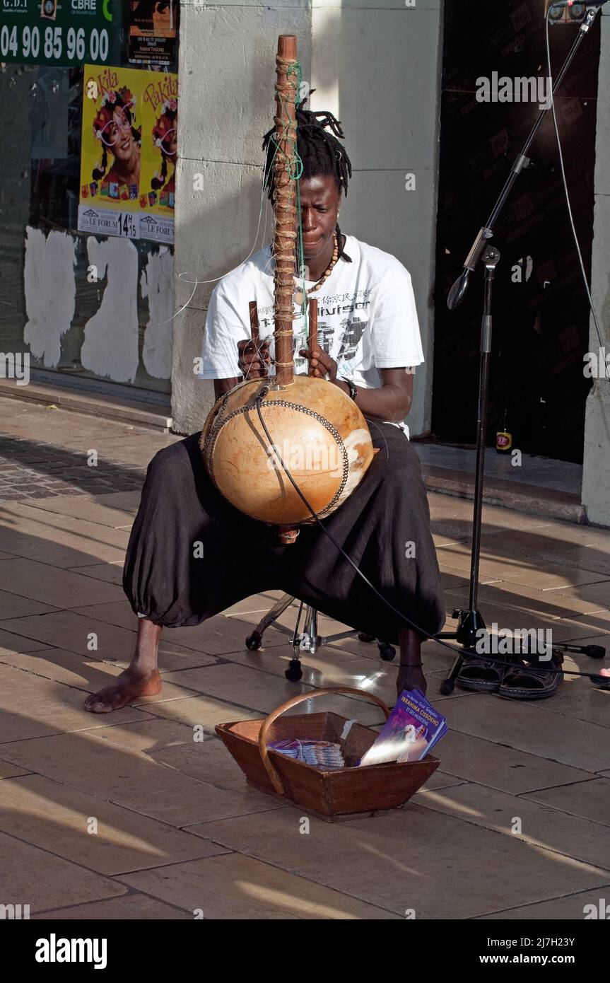 Kora senegal griot hi-res stock photography and images - Alamy