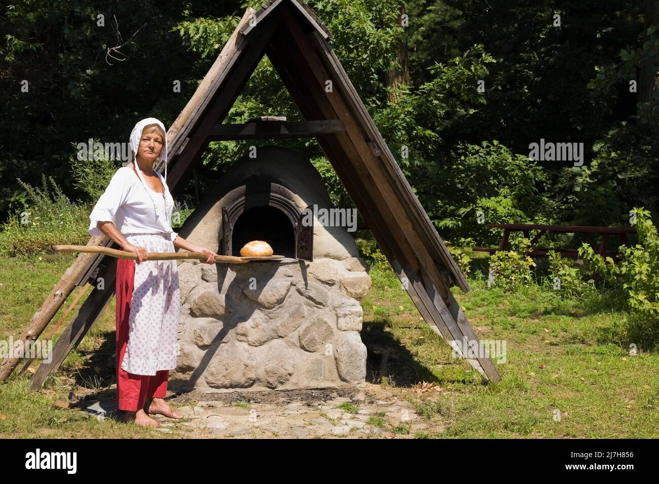 1700s woman costume hi-res stock photography and images - Alamy