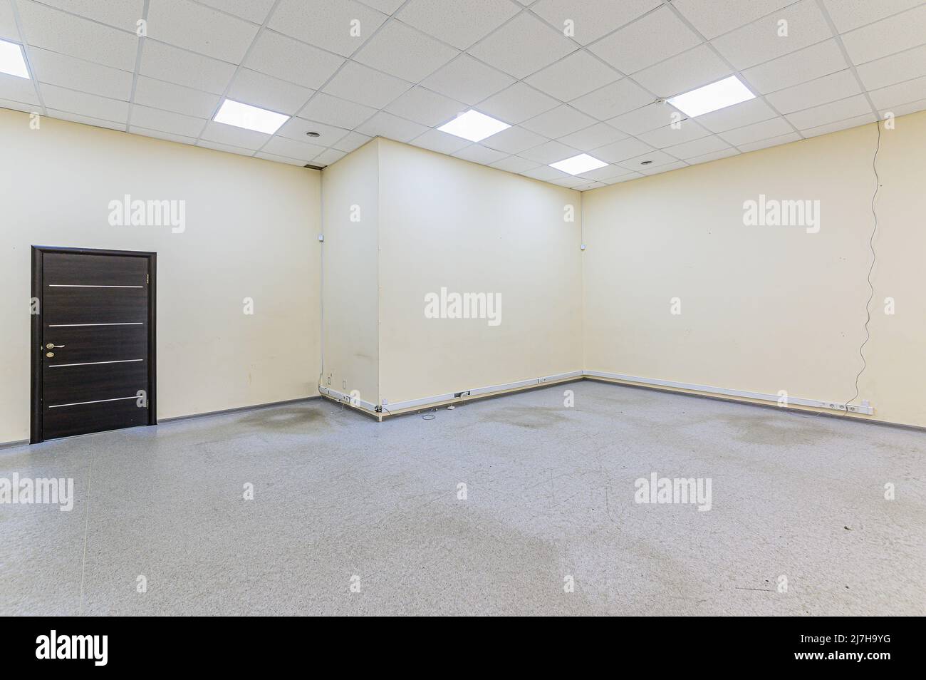 Russia, Moscow- May 21, 2020: interior apartment empty room with ...