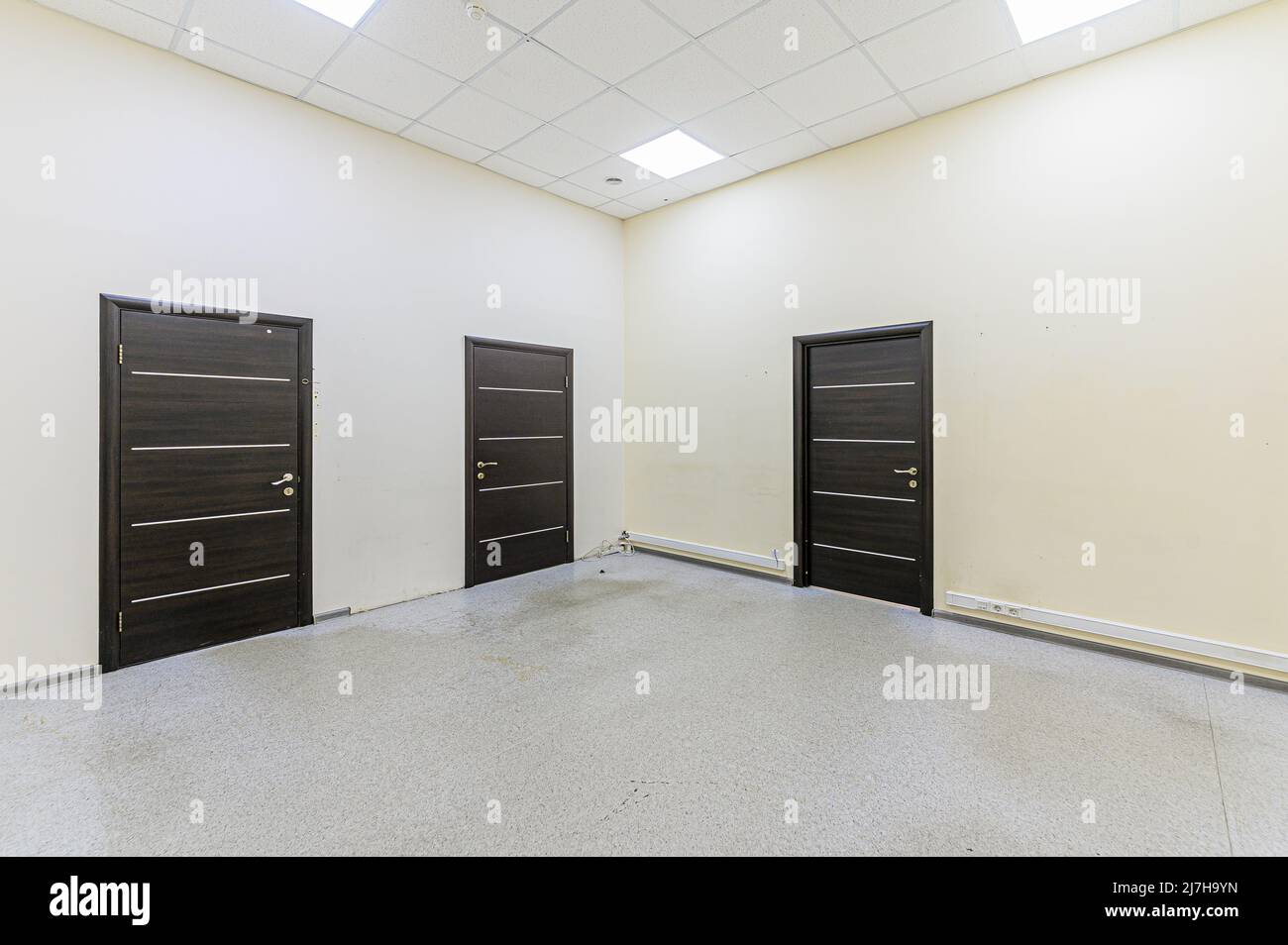 Russia, Moscow- May 21, 2020: interior apartment empty room with ...