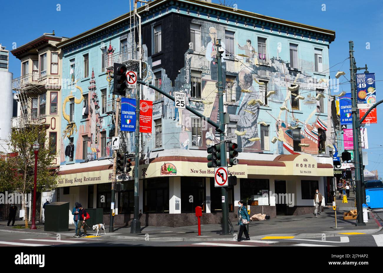 A mural featuring portraits of famous American jazz musicians by Bay ...