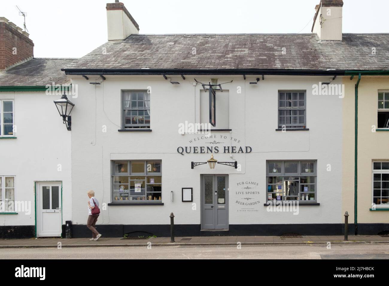 Around Tiverton a small town in Devon UK. The Queens Head Pub on Castle ...