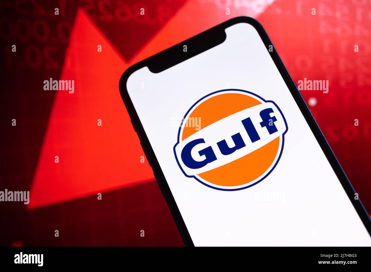GULF oil prices, logo close-up. Collapse, petroleum crisis, red arrow ...