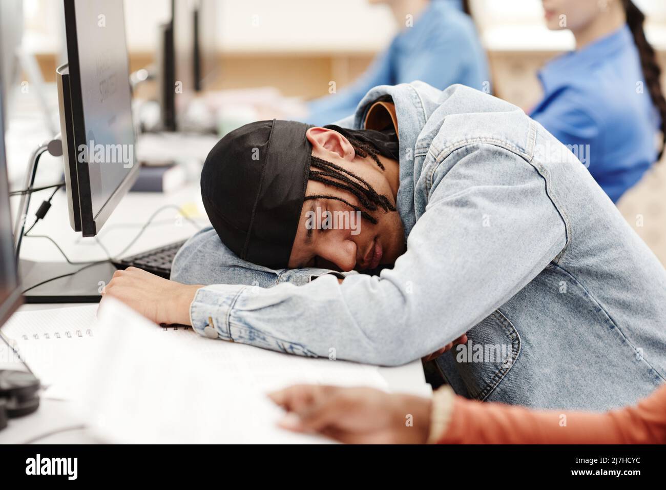 Sleep student classroom hi-res stock photography and images - Alamy