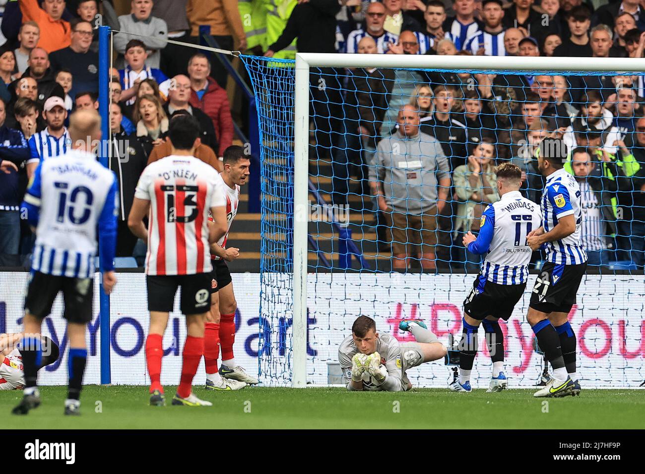 Anthony Patterson #20 of Sunderland makes a save Stock Photo - Alamy