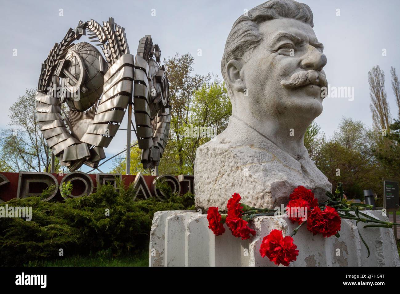 Moscow, Russia. 9th May, 2022. A bust of the soviet leader Joseph ...