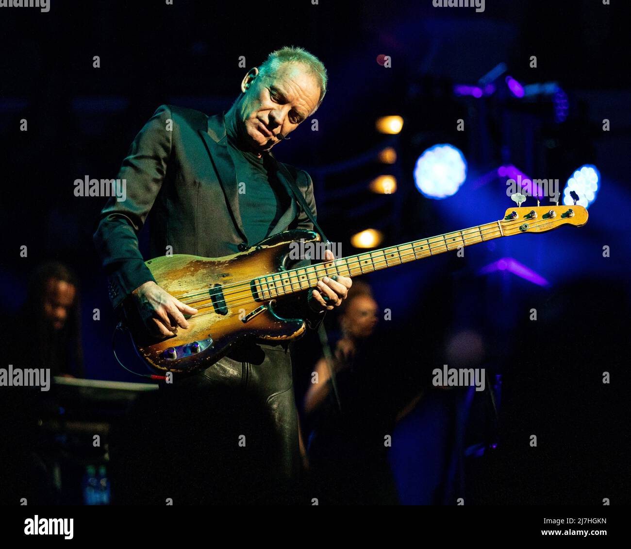 Sting wire hi-res stock photography and images - Alamy