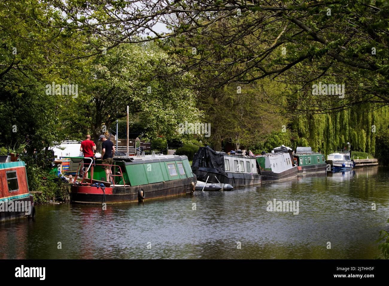 Narrowboat restaurant hi-res stock photography and images - Alamy