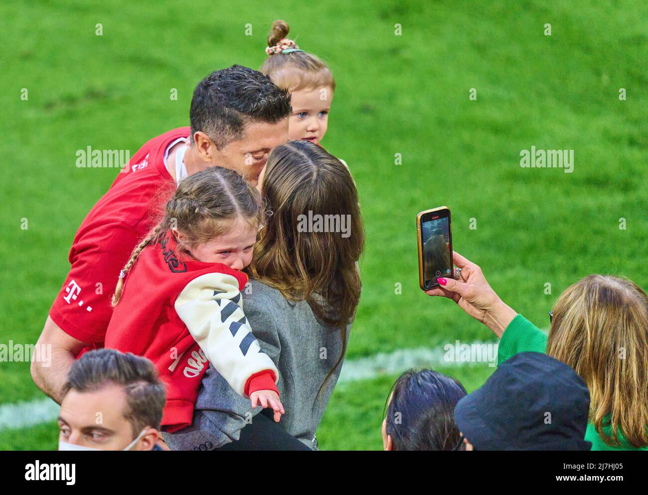 Robert lewandowski and wife anna lewandowski hi-res stock photography ...
