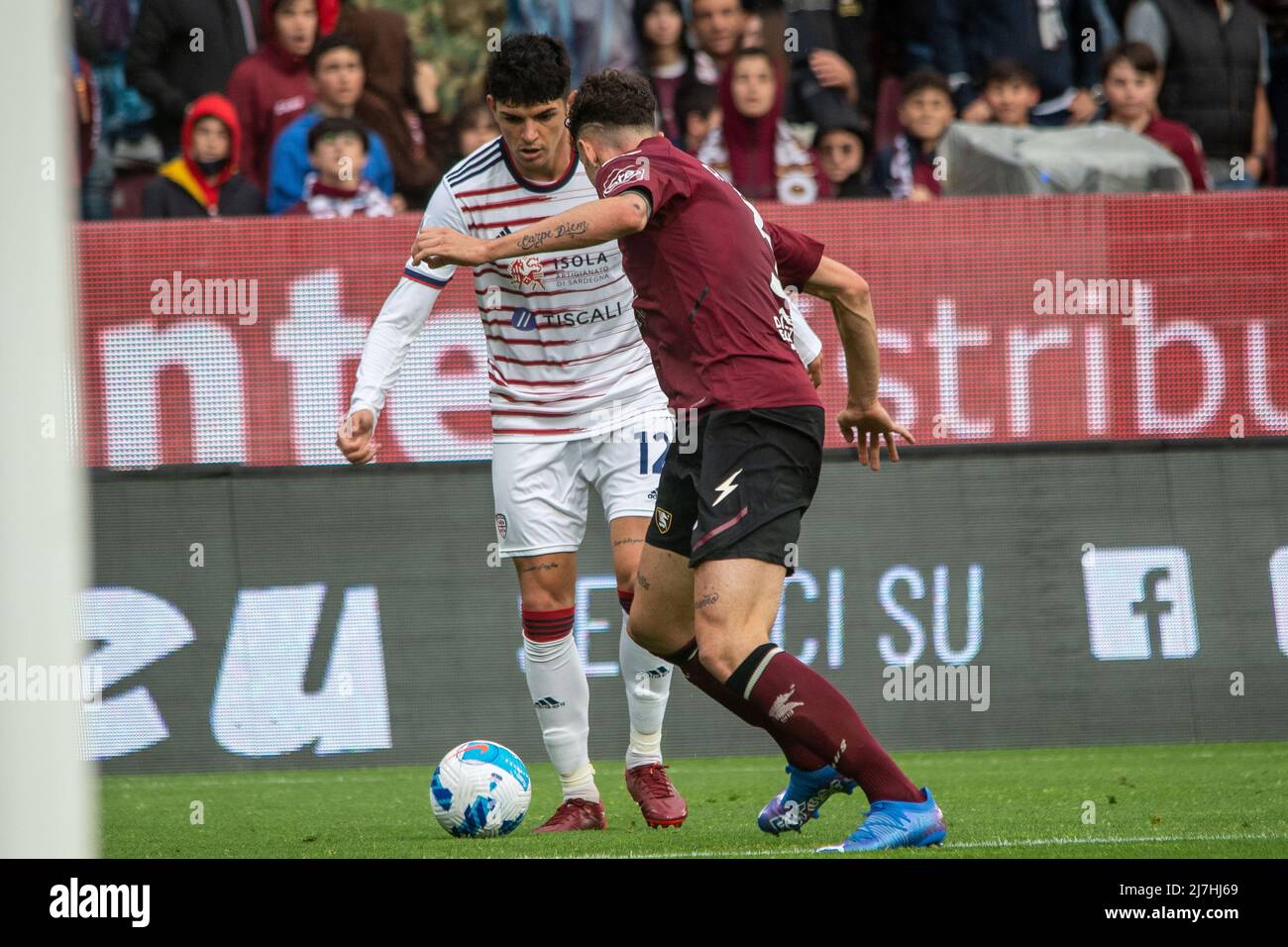 Italy, 09/05/2022, Bellanova Raoul cagliari hinderd by Ruggieri Matteo ...