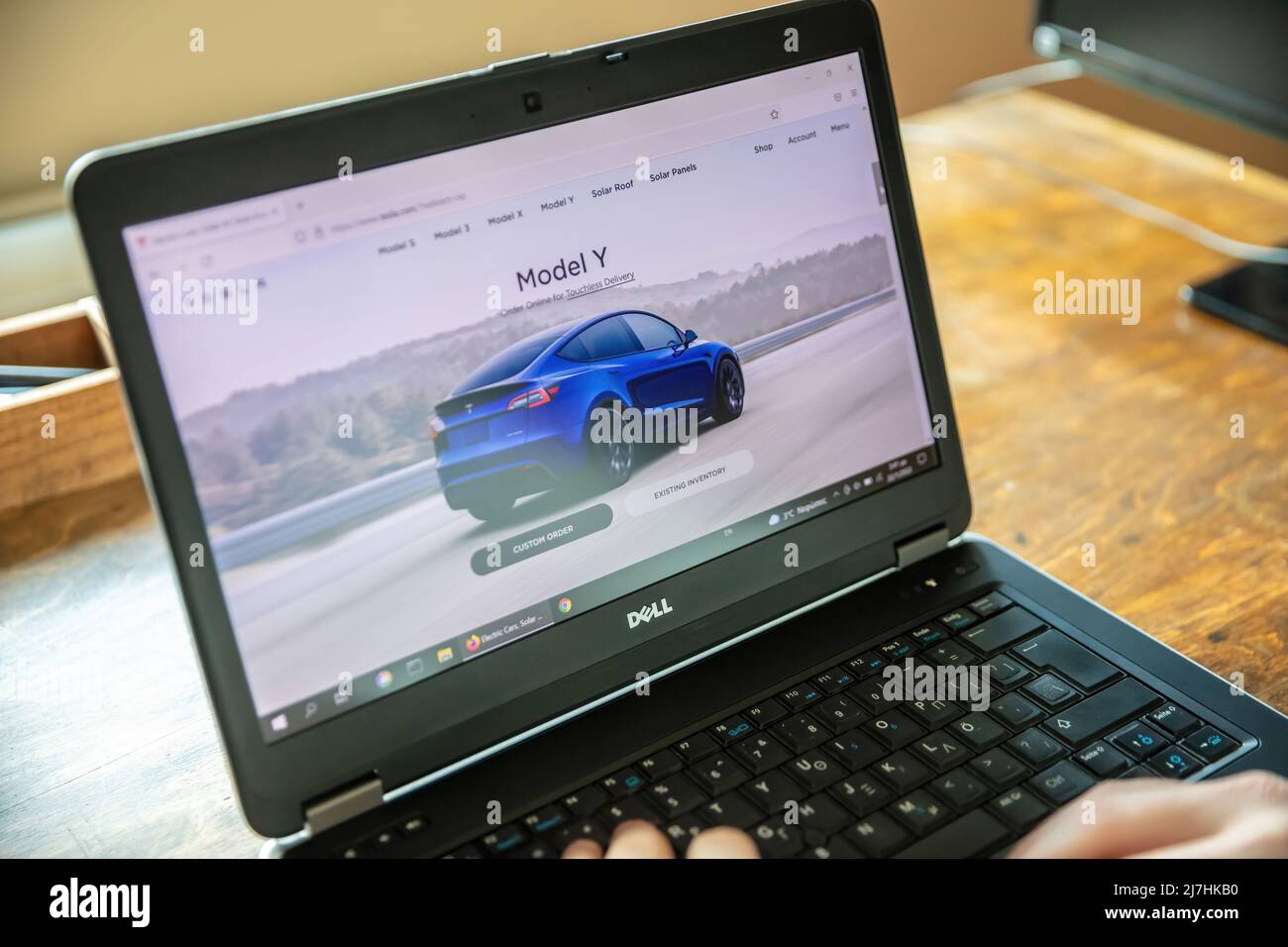 Car ad on internet hi-res stock photography and images - Alamy