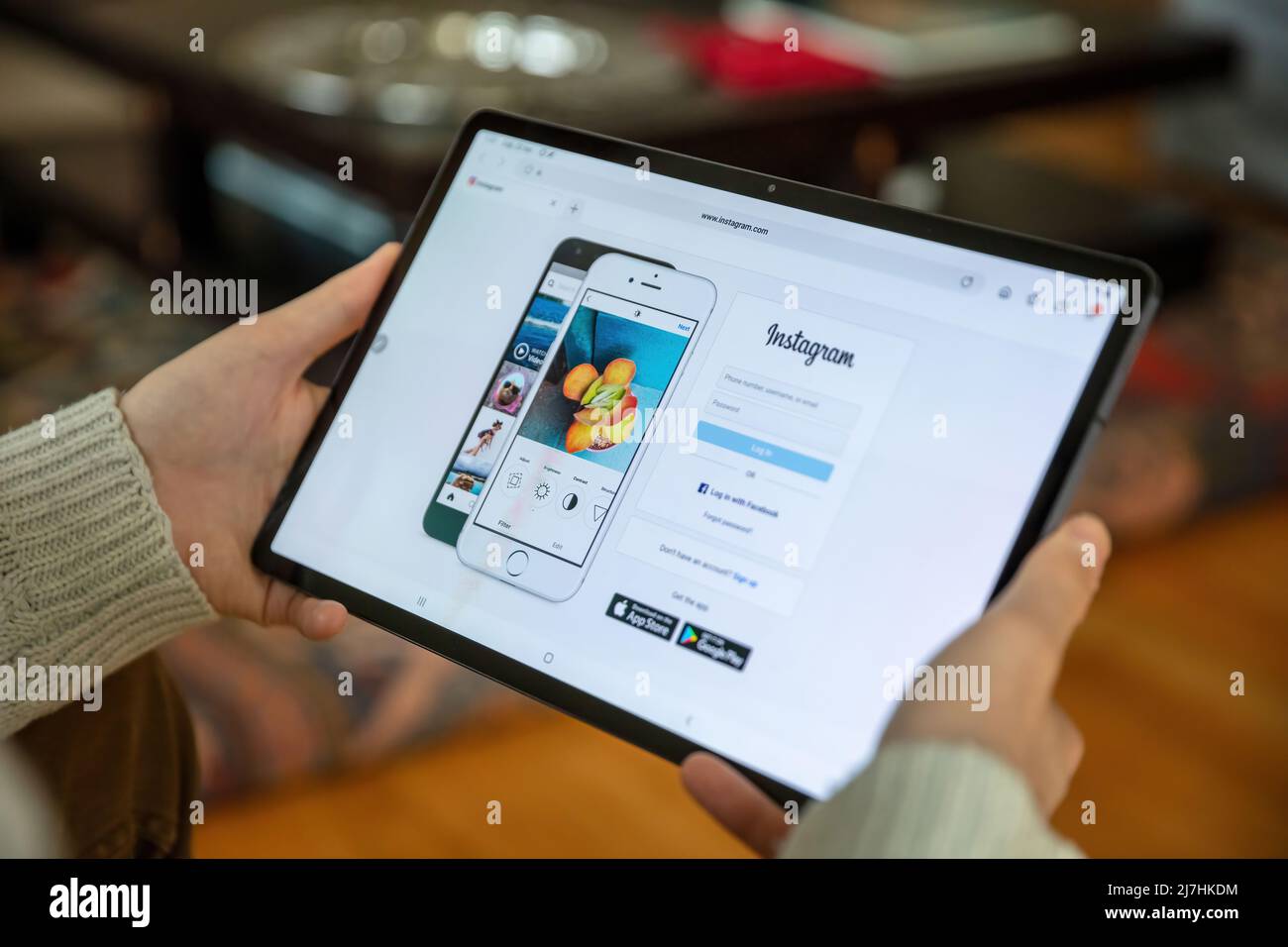 Insta logo hi-res stock photography and images - Alamy