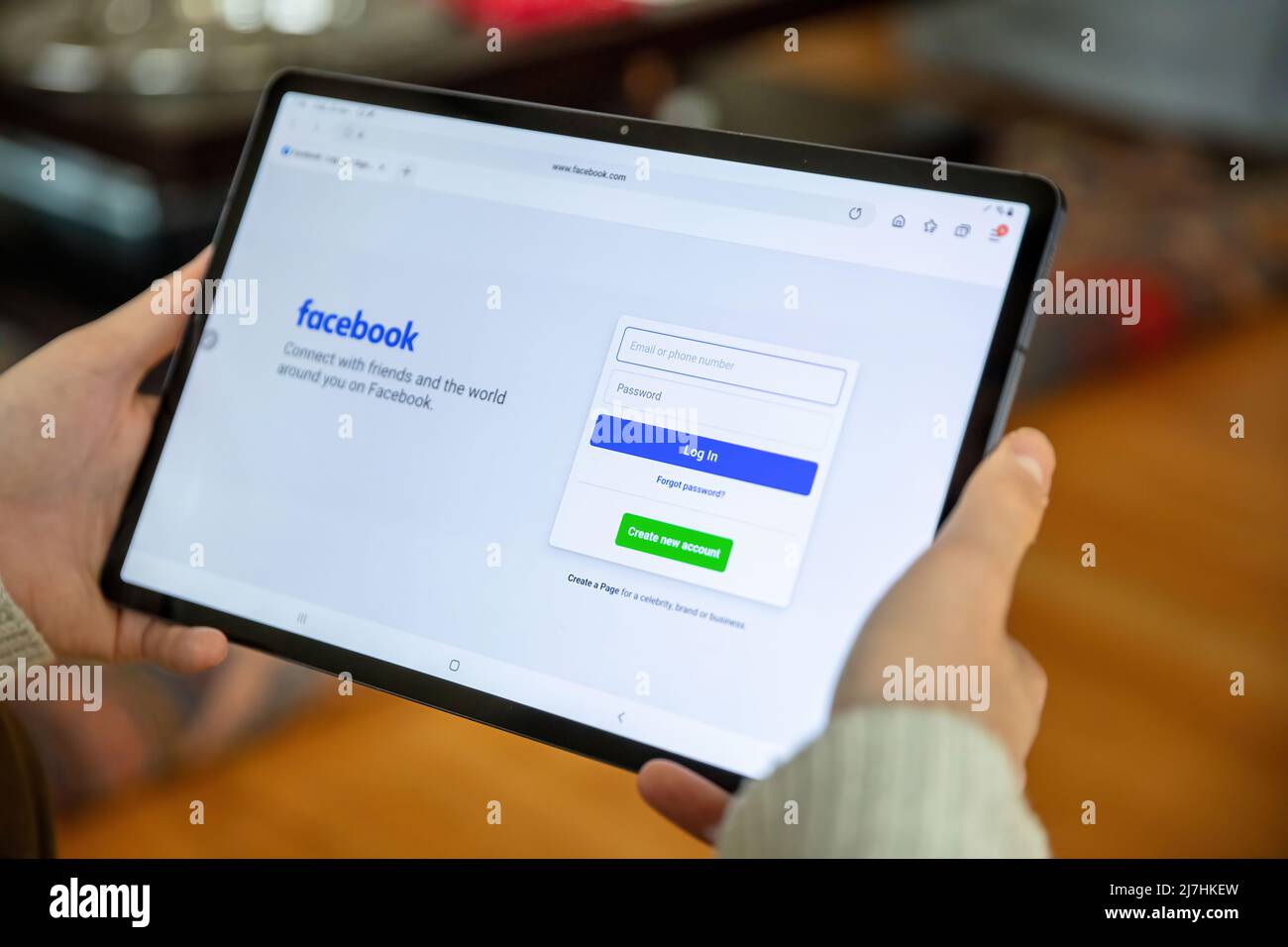 Facebook login page hi-res stock photography and images - Alamy