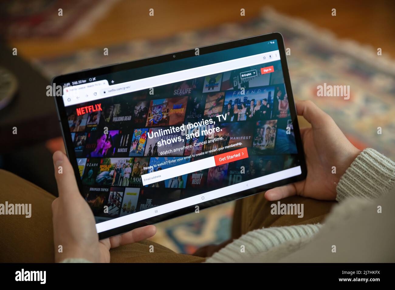 Tv screen with netflix logo hi-res stock photography and images - Alamy