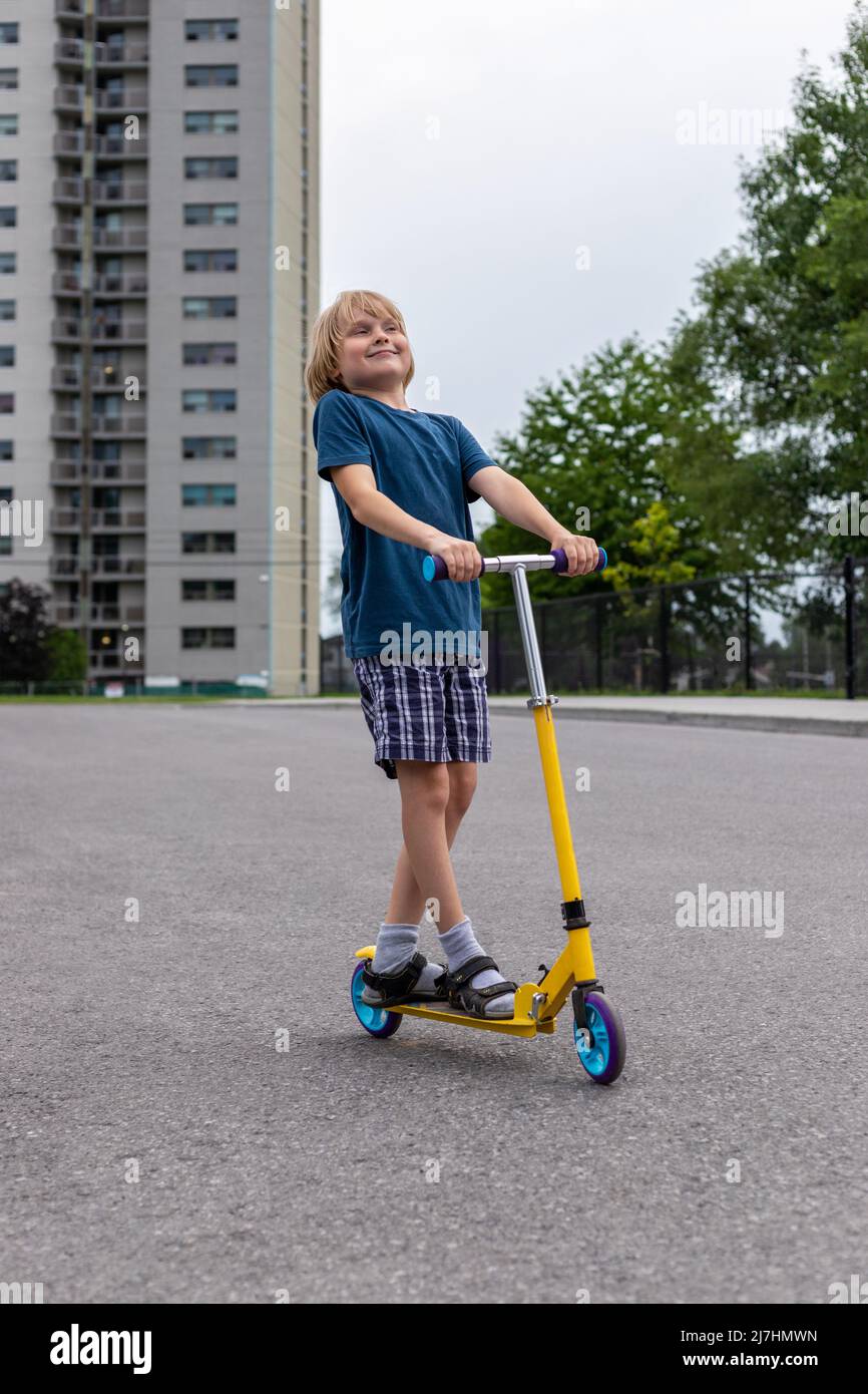 Kick scooter kid hi-res stock photography and images - Alamy