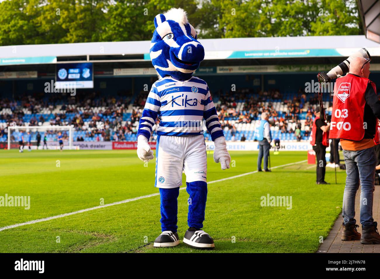 Relagation hi-res stock photography and images - Alamy