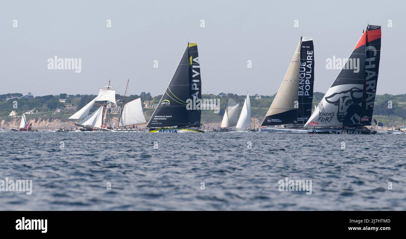 Start fleet illustration during the Guyader Bermudes 1000 Race, IMOCA ...