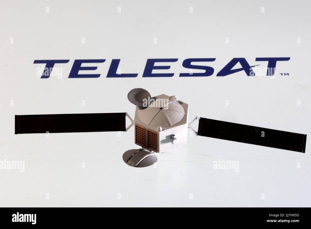 Télésat hi-res stock photography and images - Alamy