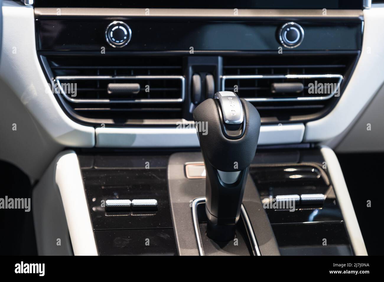 Interior modern suv car hi-res stock photography and images - Alamy