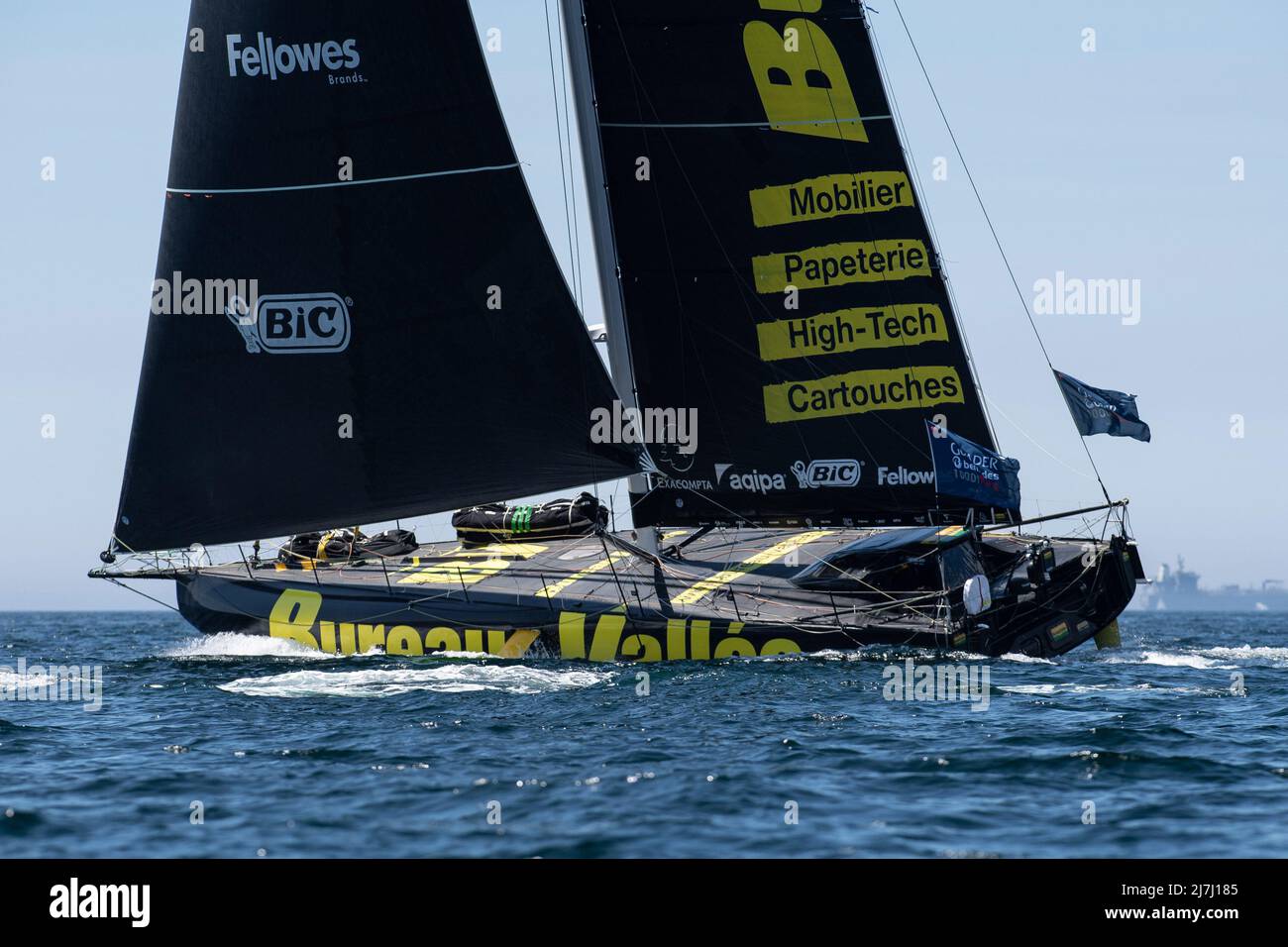 Louis Burton, BUREAU VALLÃ‰E during the start of the Guyader Bermudes ...