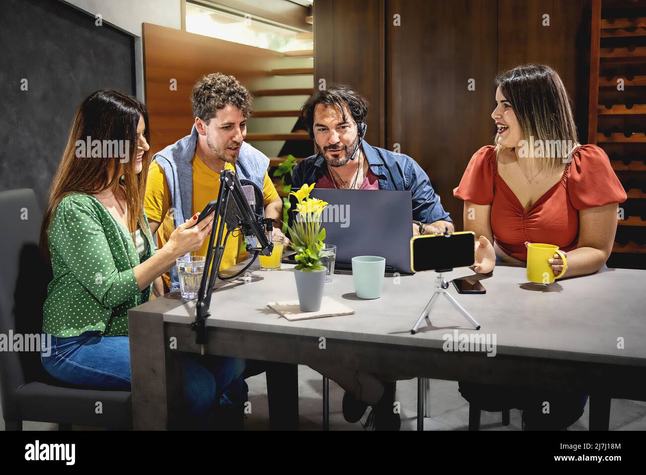 Using microphone hi-res stock photography and images - Alamy