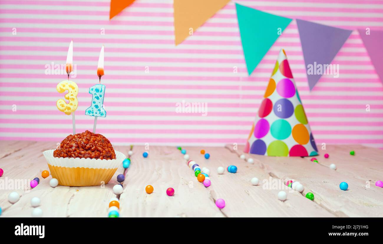 Happy birthday postcard. Festive background with cupcake. copy space ...