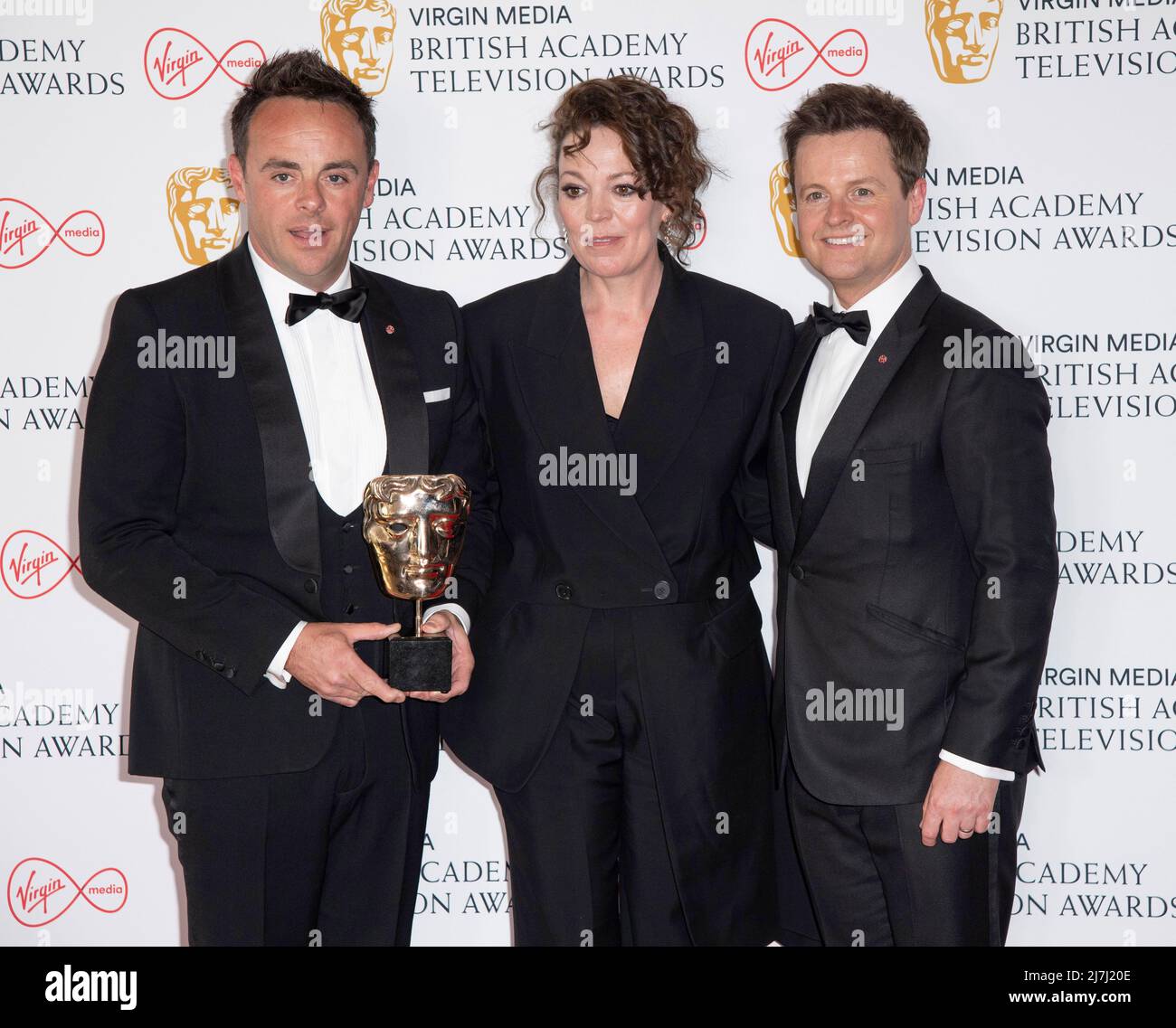 London, UK. Olivia Colman (C) poses in the winner's room with Anthony ...