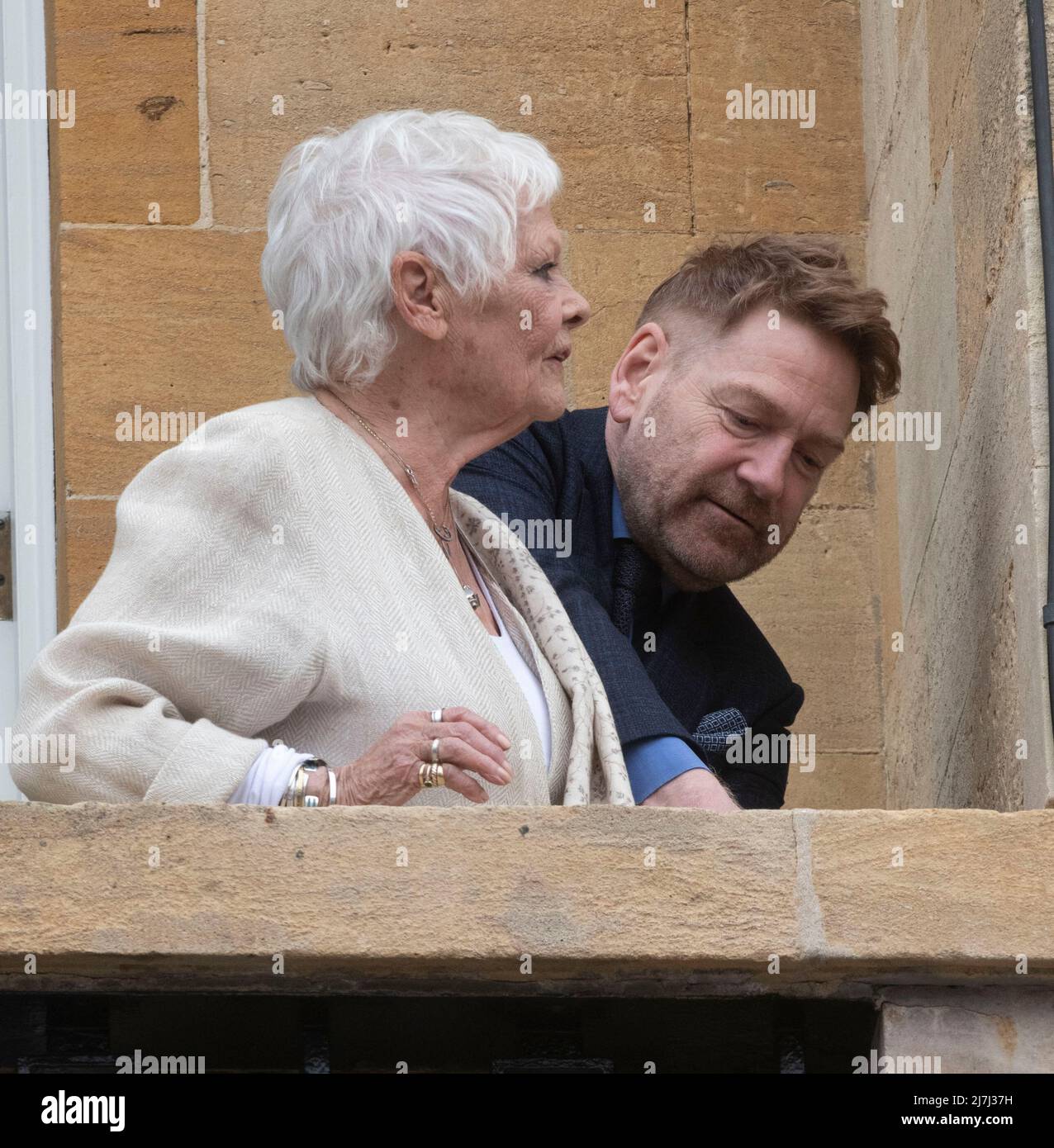 Dame Judi Dench and Sir Kenneth Branagh unveil the town’s restored 18th ...