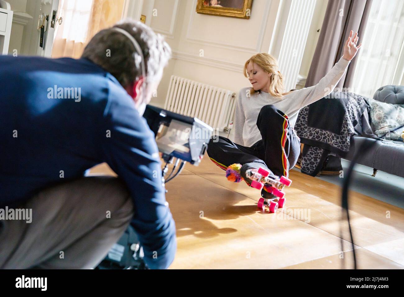 THE BUBBLE, Leslie Mann, on set, 2022. ph: Laura Radford / © Netflix ...
