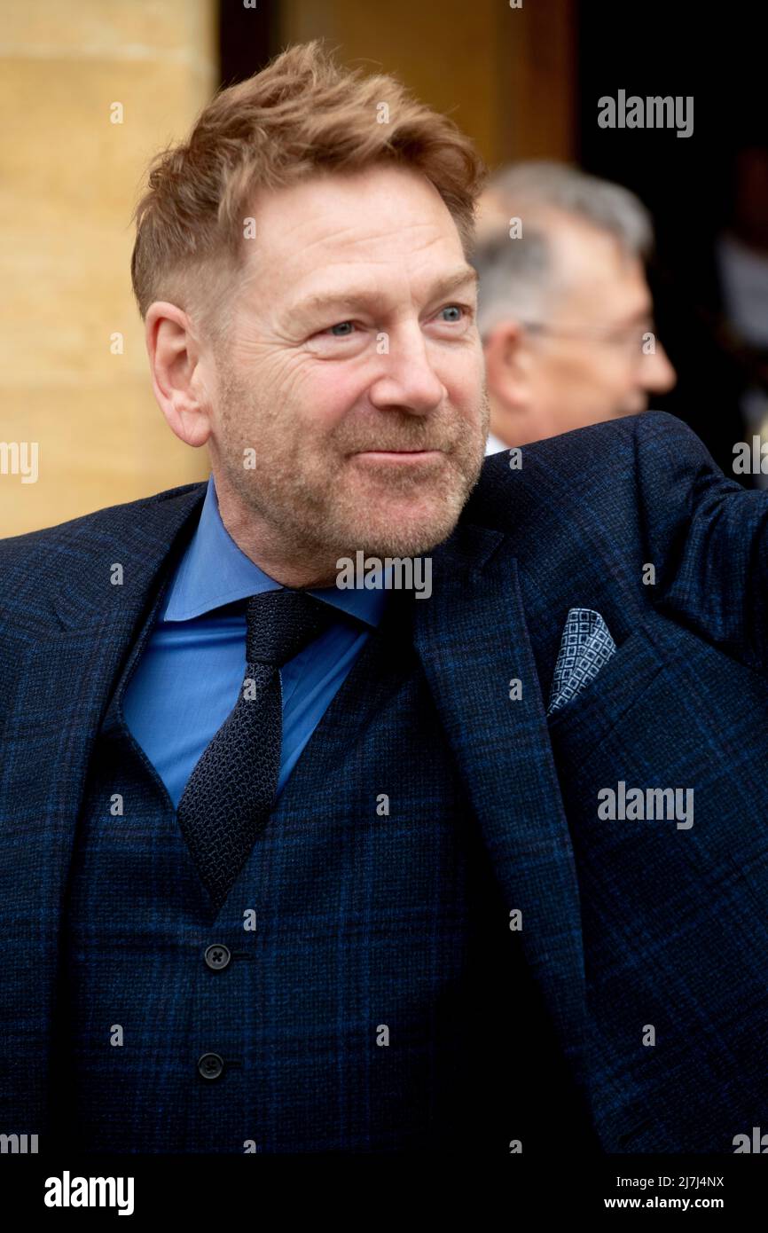 Dame Judi Dench and Sir Kenneth Branagh unveil the town’s restored 18th ...
