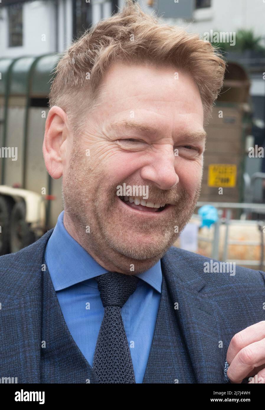 Dame Judi Dench and Sir Kenneth Branagh unveil the town’s restored 18th ...