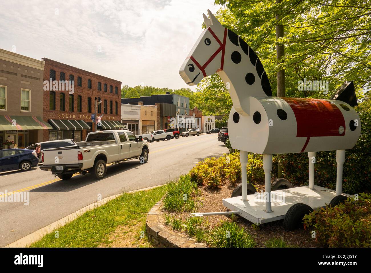 Horses downtown hi-res stock photography and images - Alamy