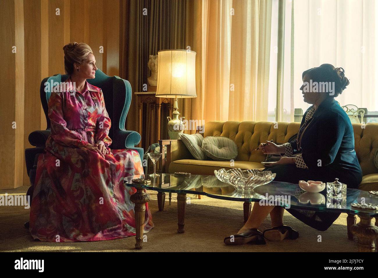 GASLIT, from left: Julia Roberts as Martha Mitchell, Allison Tolman as ...