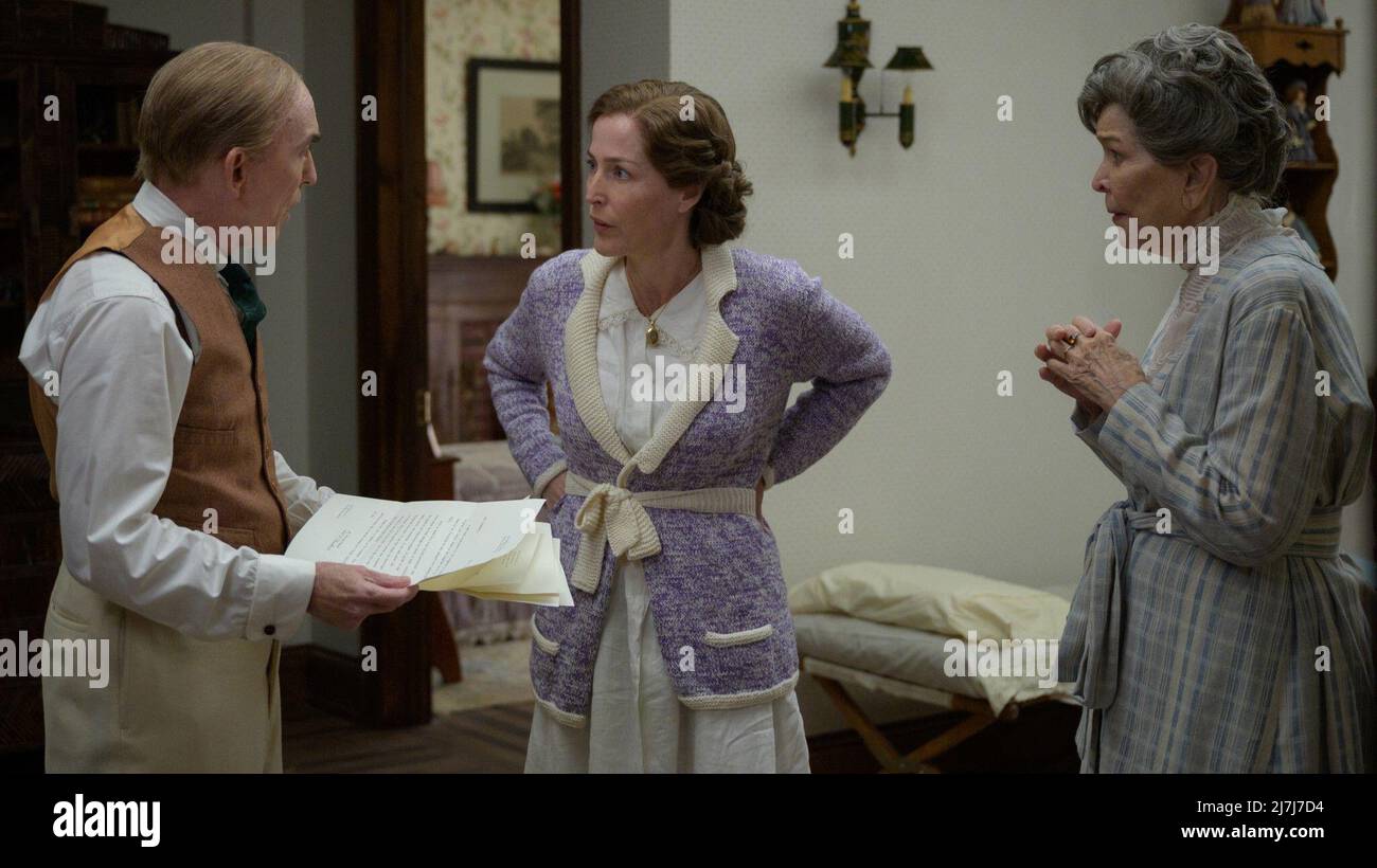 THE FIRST LADY, from left: Jackie Earle Haley as Louis Howe, Gillian ...