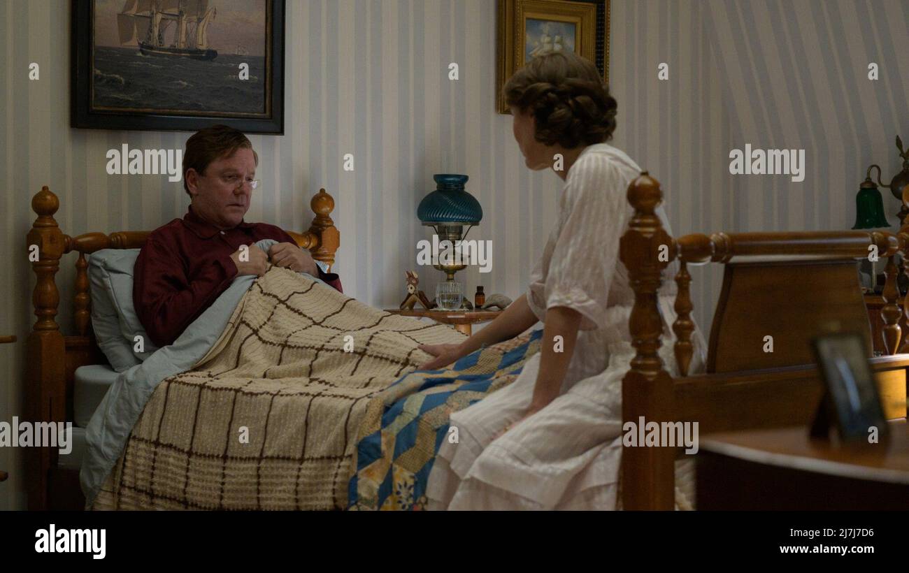 THE FIRST LADY, from left: Kiefer Sutherland as Franklin D. Roosevelt ...