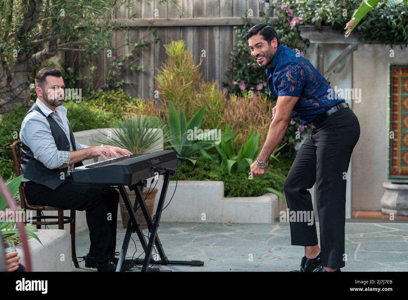 GRACE AND FRANKIE, Sachin Bhatt (right), The Bonida Bandidas', (Season ...