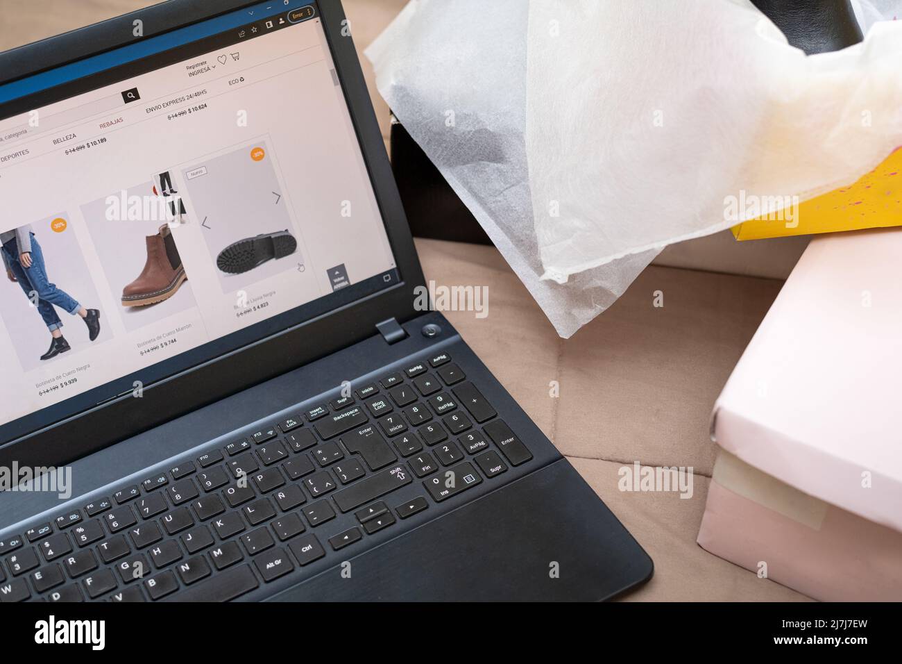ONLINE SHOPPING. VARIOUS BOXES Stock Photo - Alamy