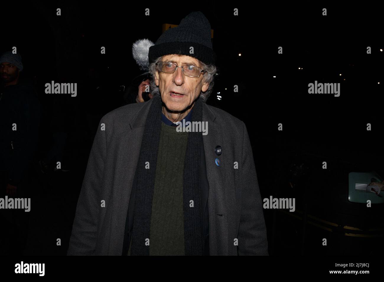 Piers Corbyn stages an unauthorised ani-lockdown protest with breathing ...