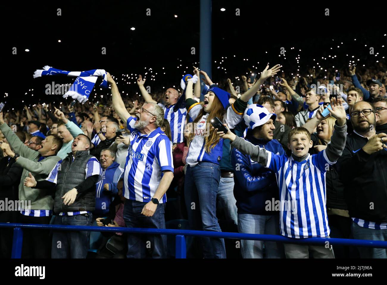 Sheffield wednesday fans hi-res stock photography and images - Alamy