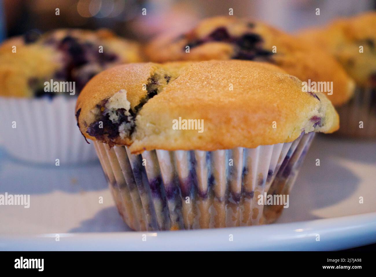 Warm background muffin hi-res stock photography and images - Alamy