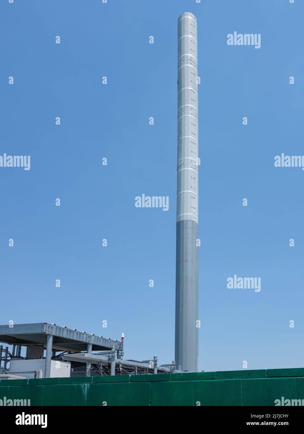 A macro cell tower provides 5G broadband connections in North Texas ...