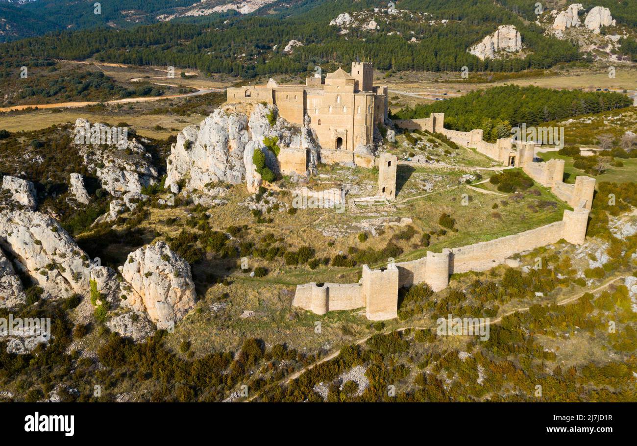 Aerial view of fortress Castillo de Loarre Stock Photo - Alamy
