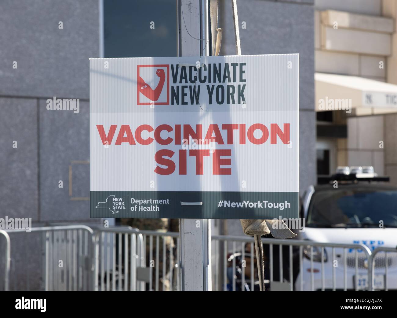 Vaccination sign hi-res stock photography and images - Alamy