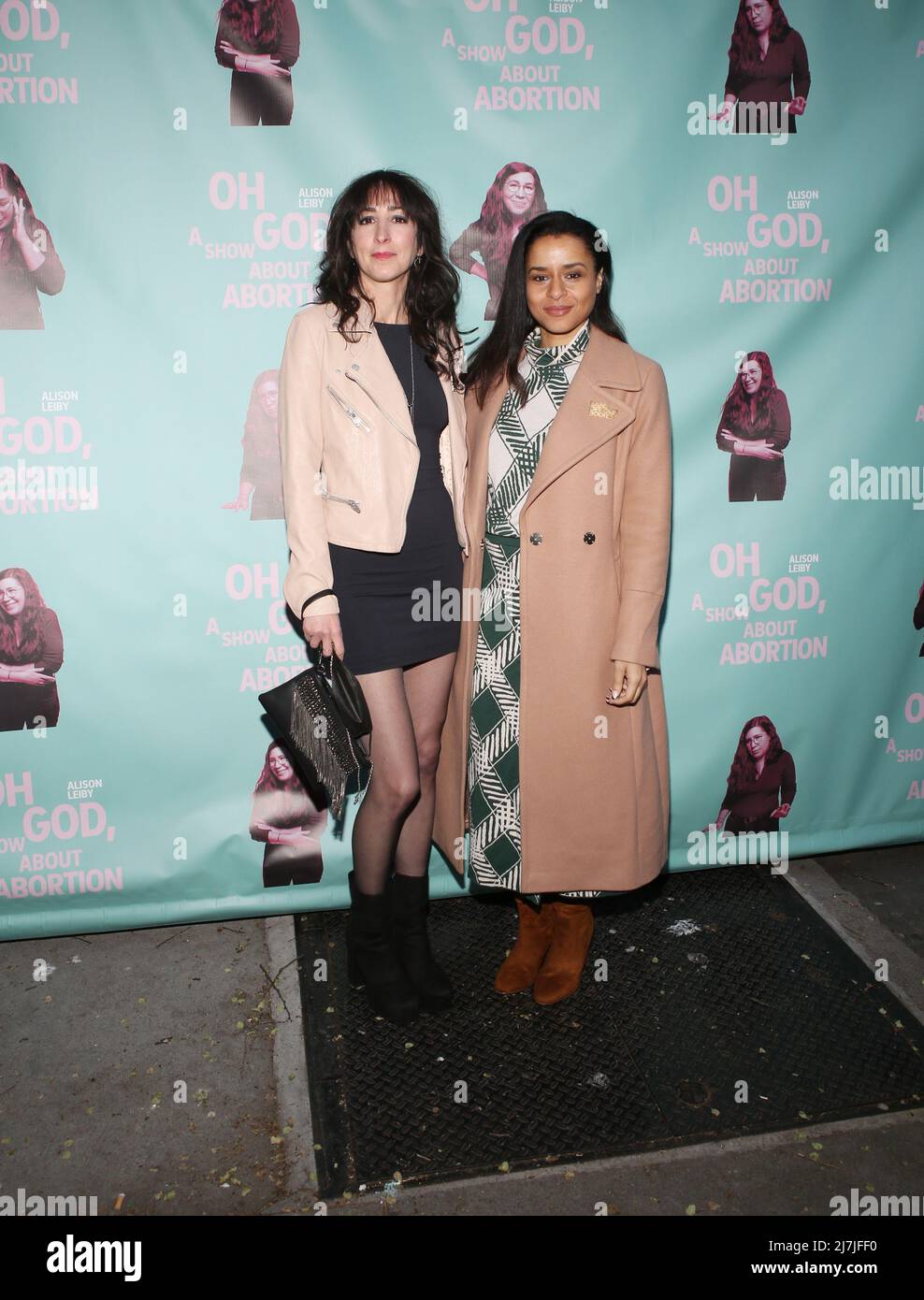 New York, USA, 09/05/2022, Guest and Sarah Cooper arrive at the Opening ...