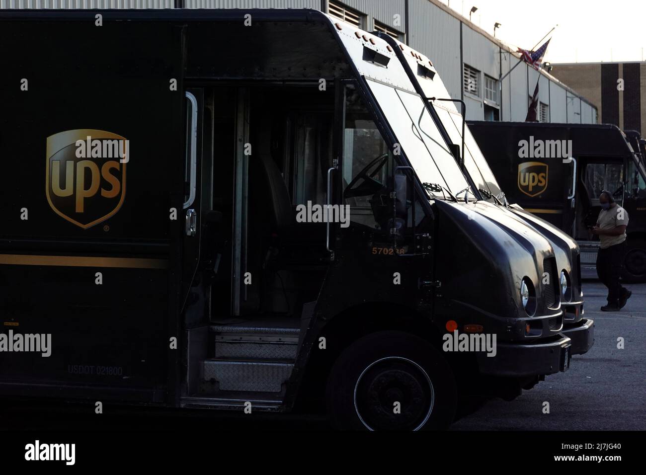 United parcel service new york hi-res stock photography and images - Alamy