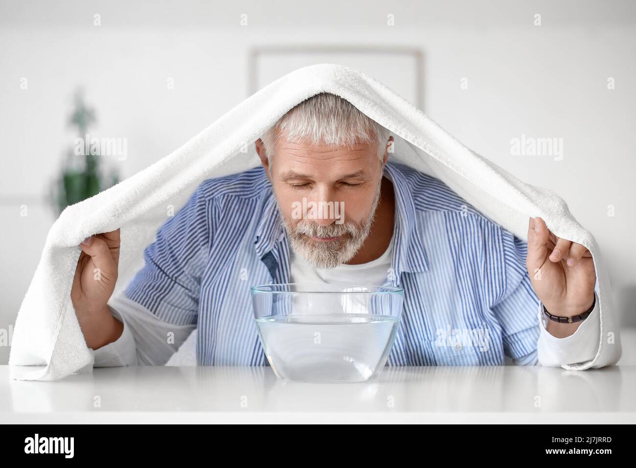 Man inhalation bowl hi-res stock photography and images - Alamy