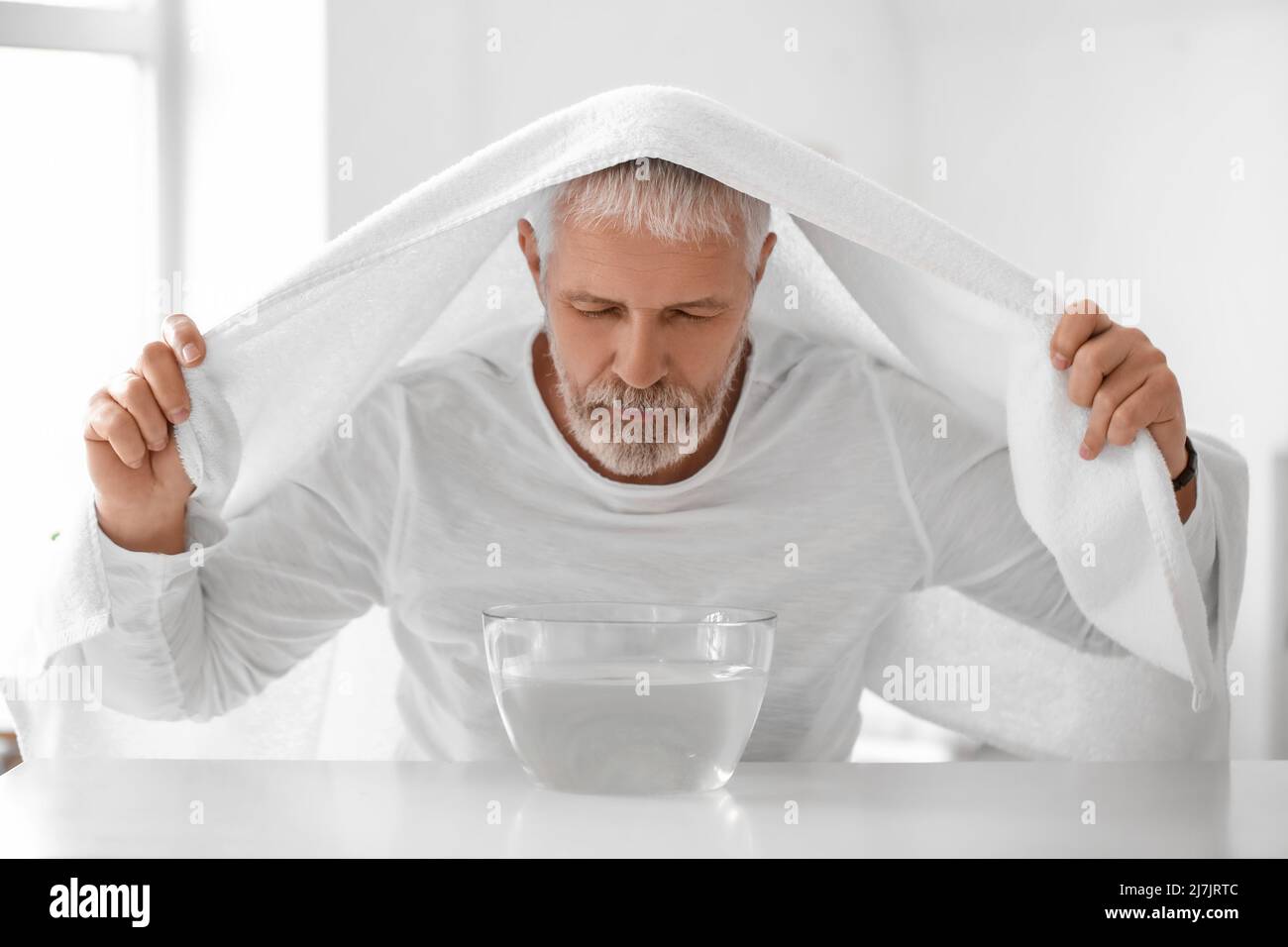 Man inhalation bowl hi-res stock photography and images - Alamy