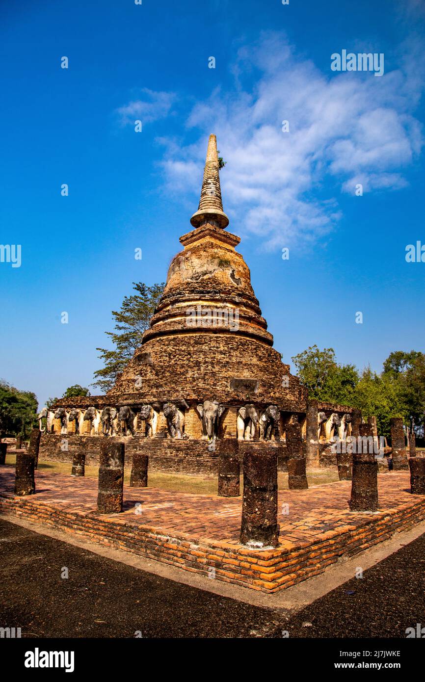 Wat Chang Lom elephant temple in Sukhothai historical park, Thailand ...